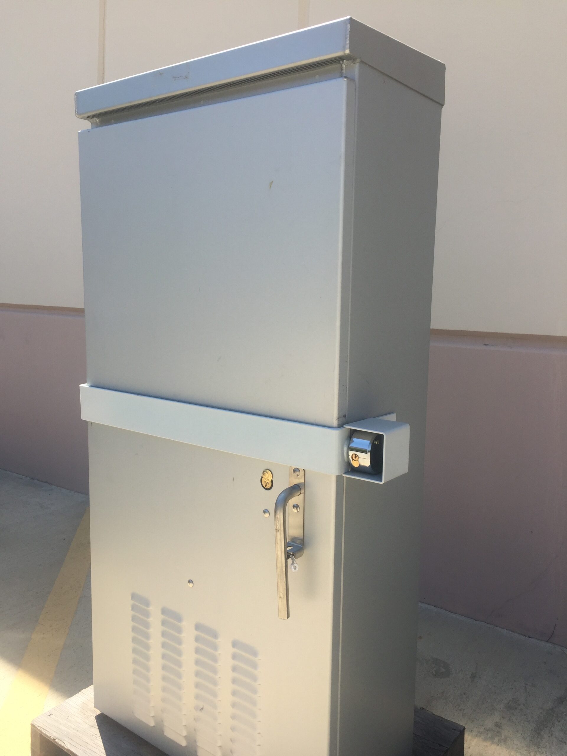 Single Door Wrap Around Cabinet Lock For BBS Cabinets - BackFlow Theft ...